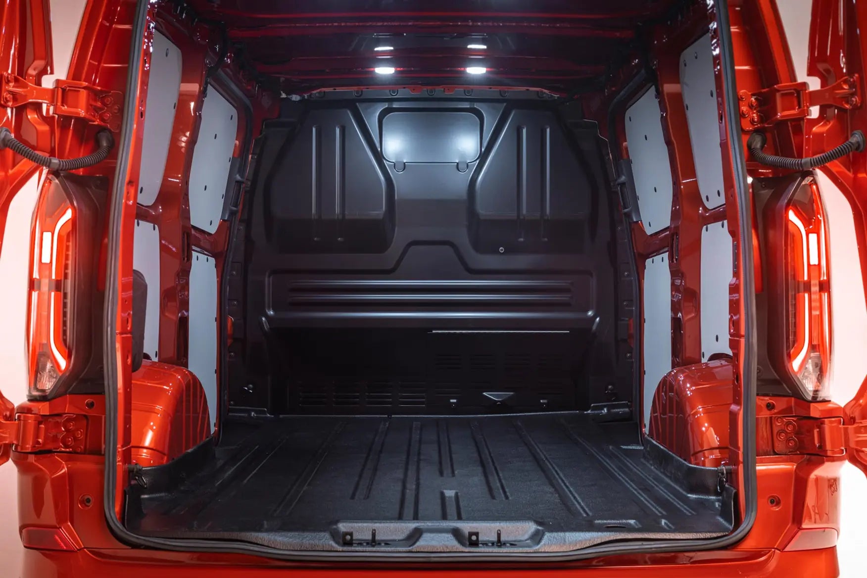 2025 Ford Transit Custom: Double Cab Load Space Dimensions Guide