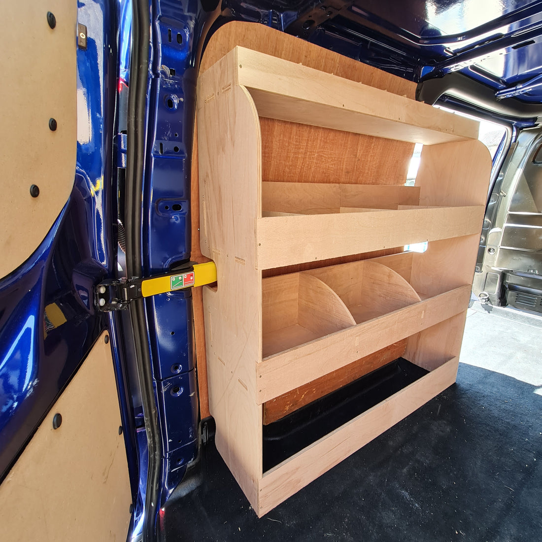 TRANSIT CUSTOM SWB VAN RACKING FULL DRIVER-SIDE STORAGE – CNC WORK